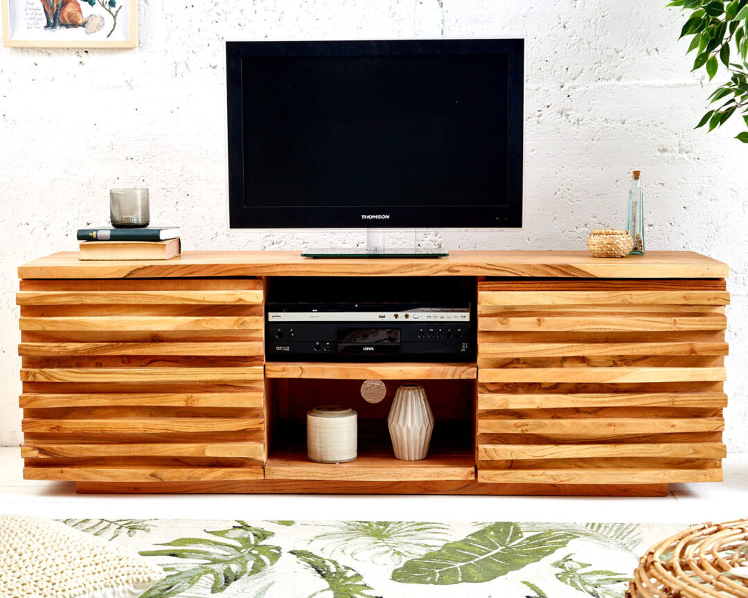Meuble TV scandinave blanc et bois avec cheminée décorative