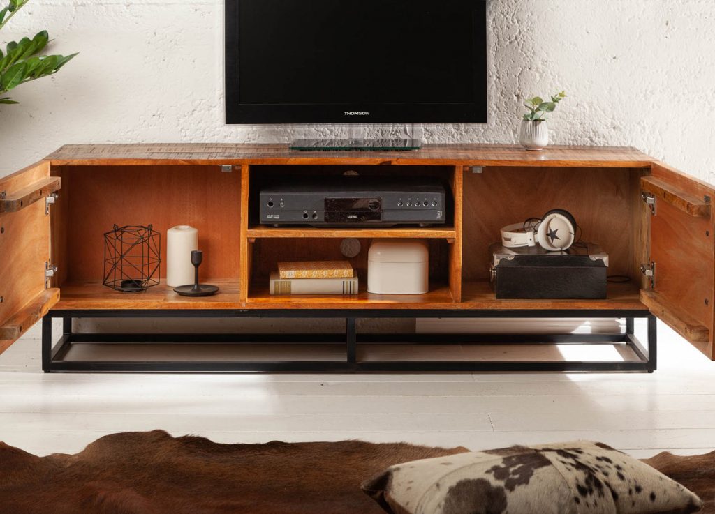 Meuble télé bois massif de manguier organiques en façades style industriel