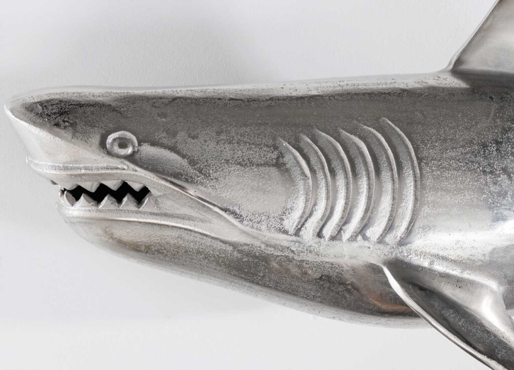 Requin argenté mural en métal 105cm design