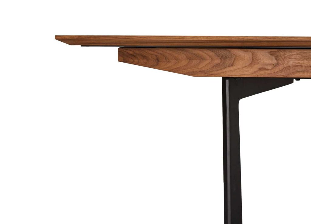 Table de repas extensible jusqu'à 2m50 aspect bois de noyer