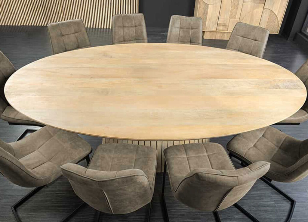 Table à manger 220 cm ovale en bois massif blanchi